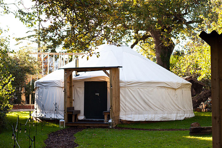 Hot Stone Massage for Two in a Yurt at Pende Aesthetics | AS.com