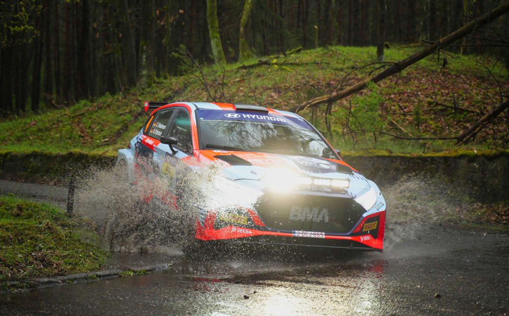 Christian Riedemann liegt bei seiner Heimrallye vorn | DRM Christian Riedemann liegt bei seiner Heimrallye vorn | DRM