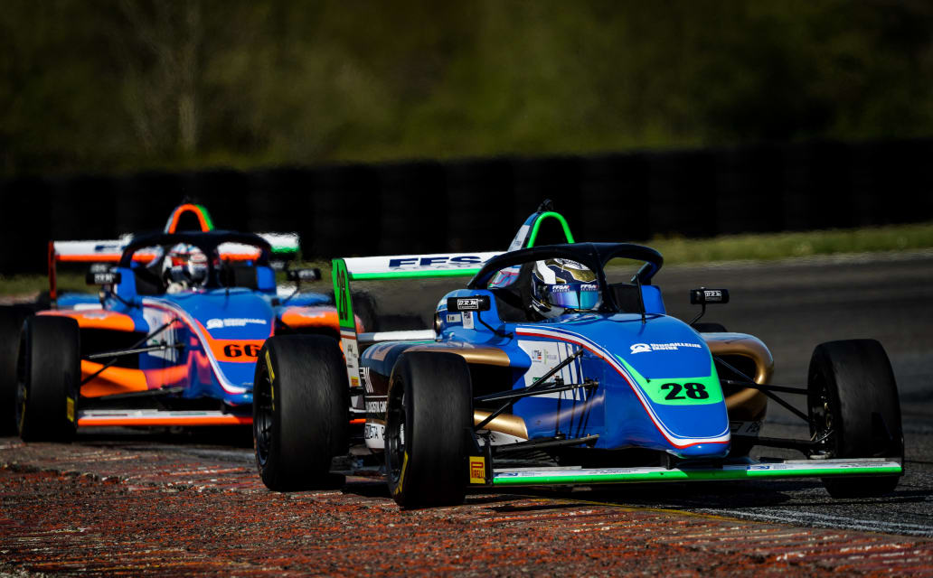 ADAC Formel Junior Team geht in Magny-Cours auf Erfolgsjagd | ADAC ...