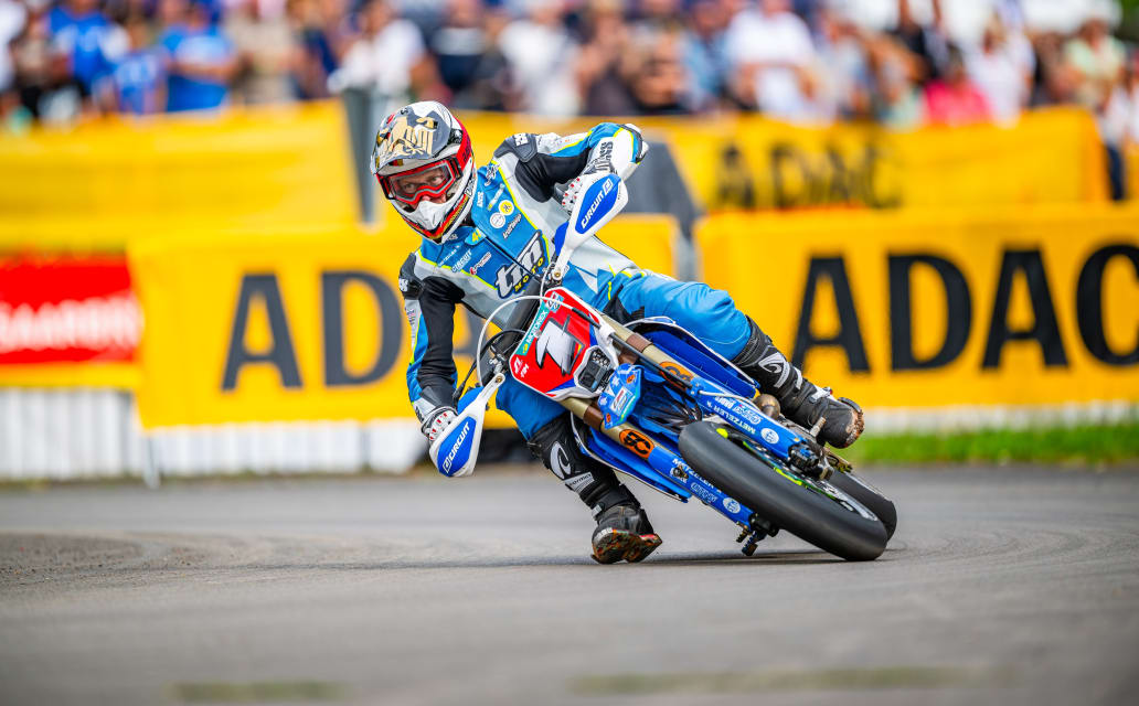 Weltmeister Schmidt war das Maß aller Dinge | ADAC Supermoto