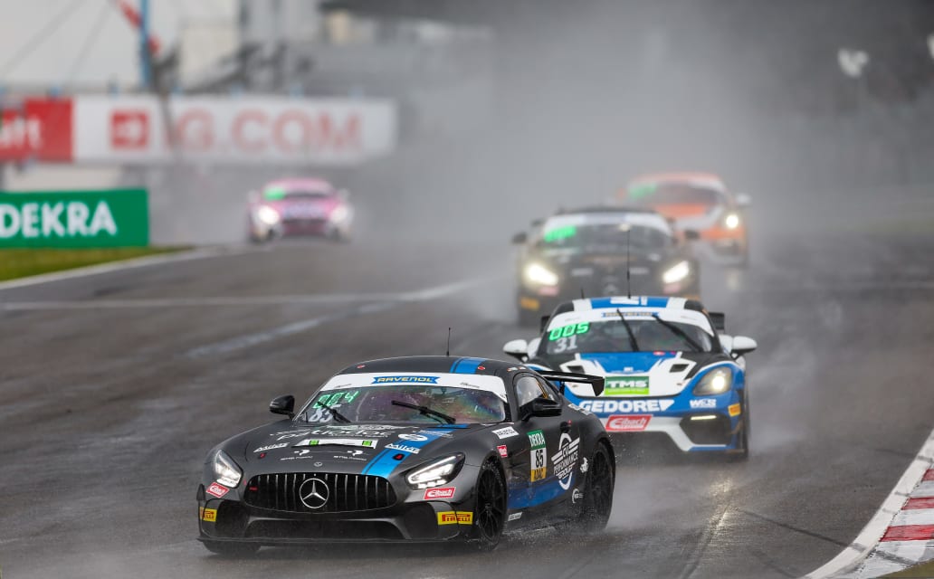 Springob/Primm gewinnen Regenkrimi auf dem Nürburgring | ADAC GT4 Germany