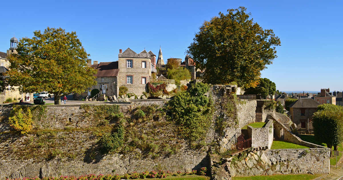 Domfront: Stadtplan, Tipps & Infos | ADAC Maps