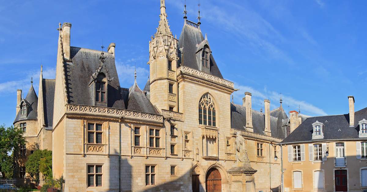 Palais Jacques Coeur, Bourgy: Infos, Preise und mehr | ADAC Maps