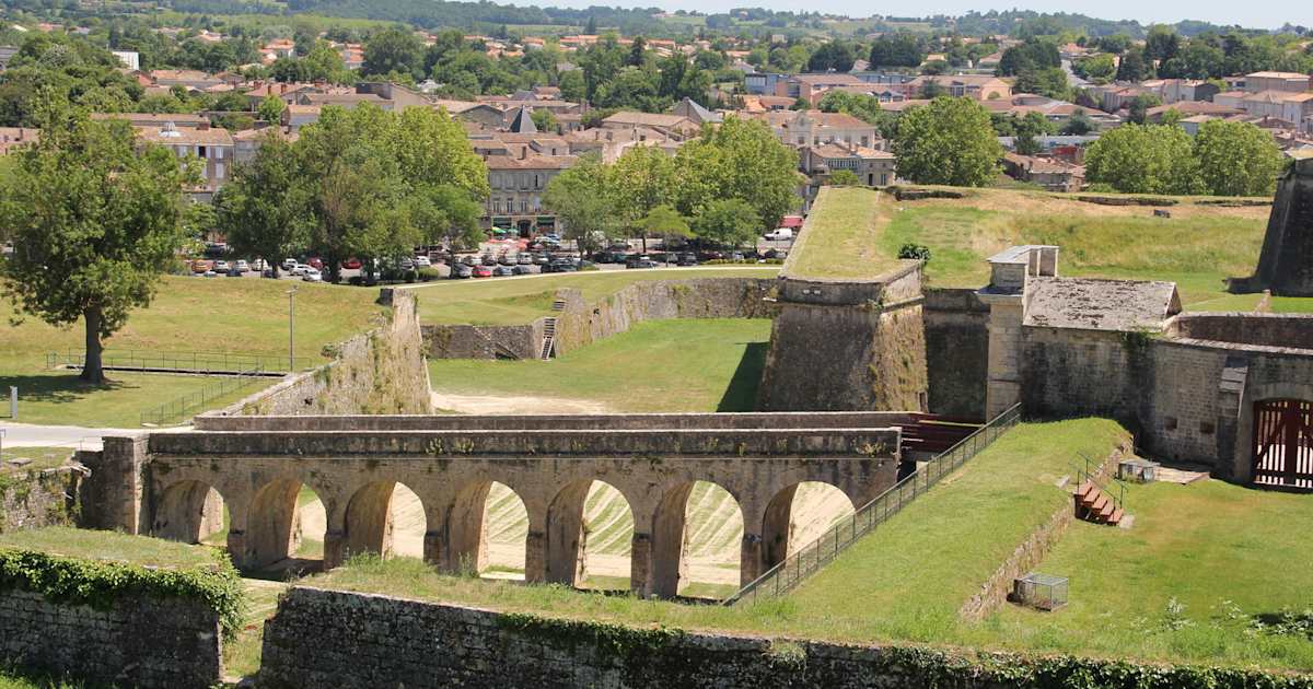 Tourismusinformation Citadelle de Blaye, Saint-Christoly-de-Blaye ...