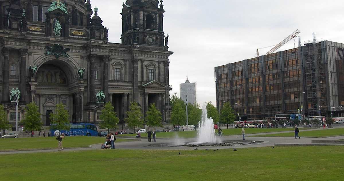 Lustgarten, Berlin: Infos, Preise und mehr | ADAC Maps