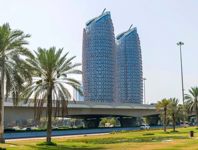 Al Bahar Towers, Abu Dhabi: Infos, Preise und mehr | ADAC Maps