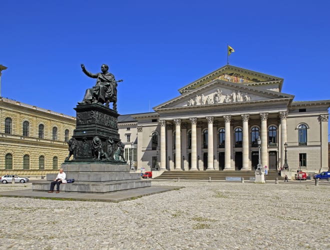 Max-Joseph-Platz, München: Infos, Preise und mehr | ADAC Maps