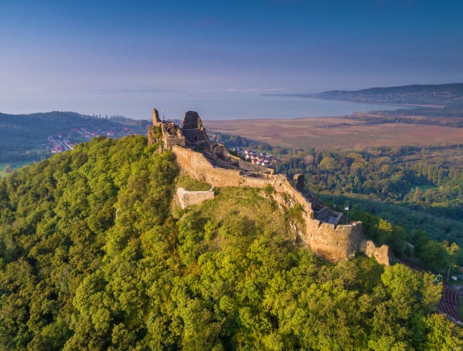 Burgruine von Szigliget, Szigliget: Infos, Preise und mehr | ADAC Maps