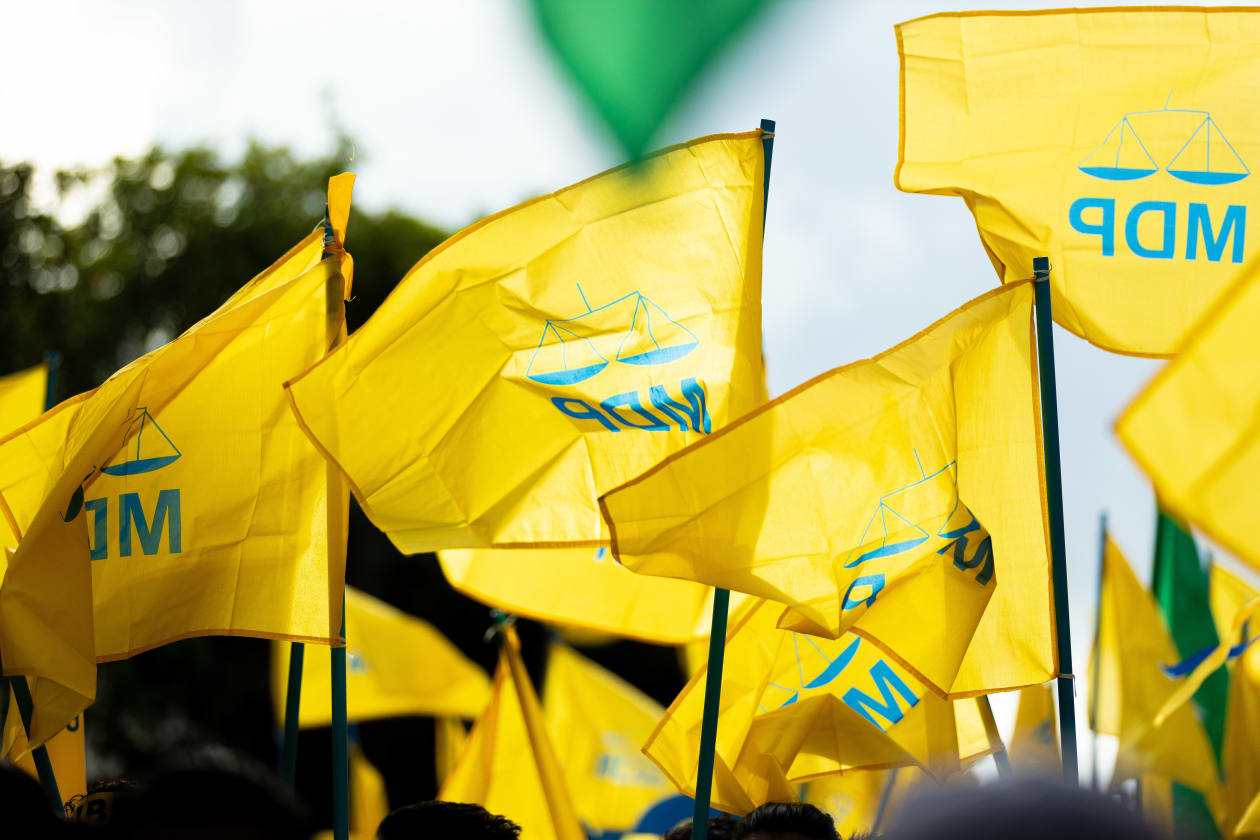 Adhadhu - Campaign for runoff round ends with marches in Male'