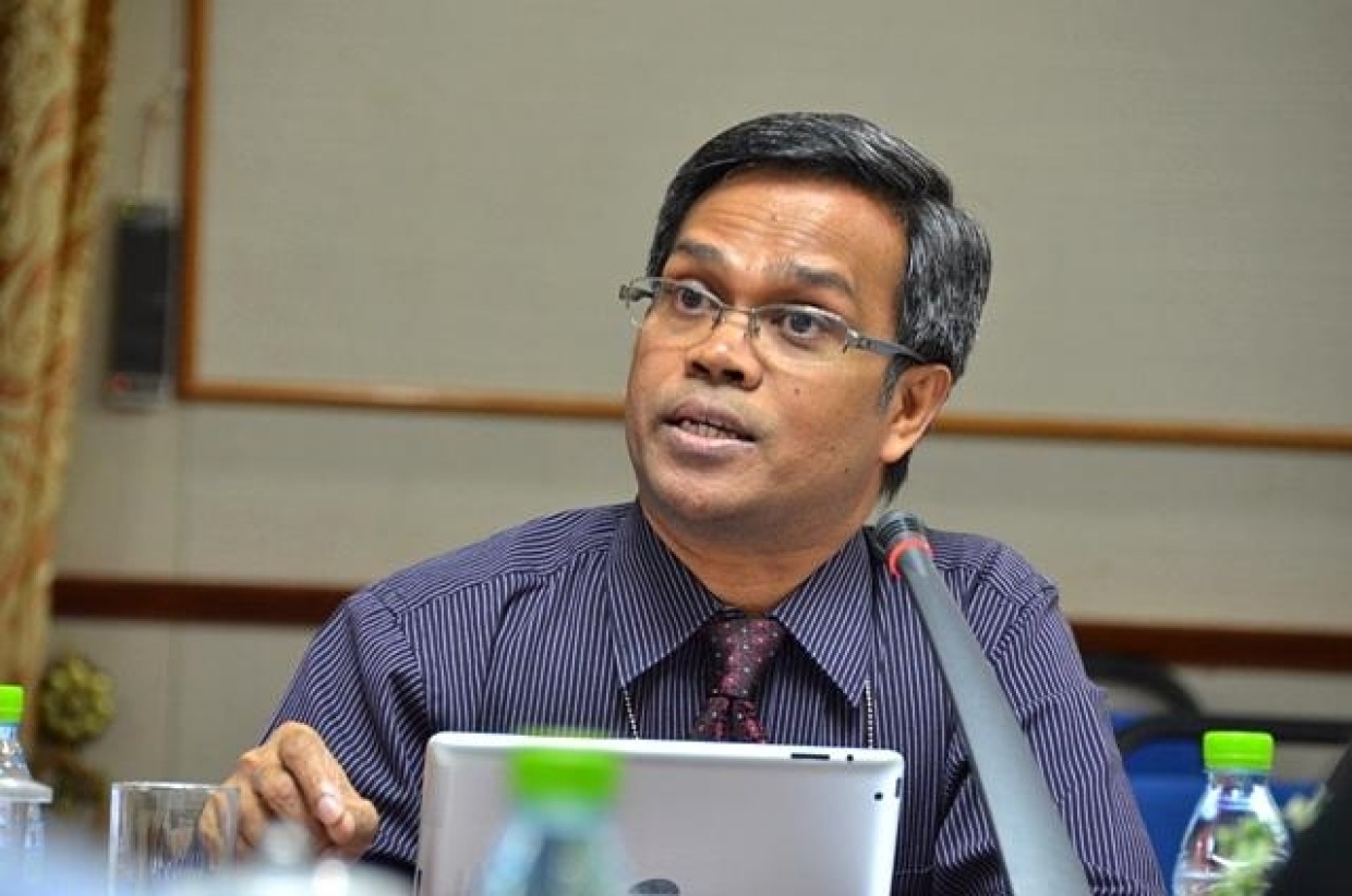 Adhadhu - Ex-central bank governor Dr. Fazeel contests for Fuvahmulah ...