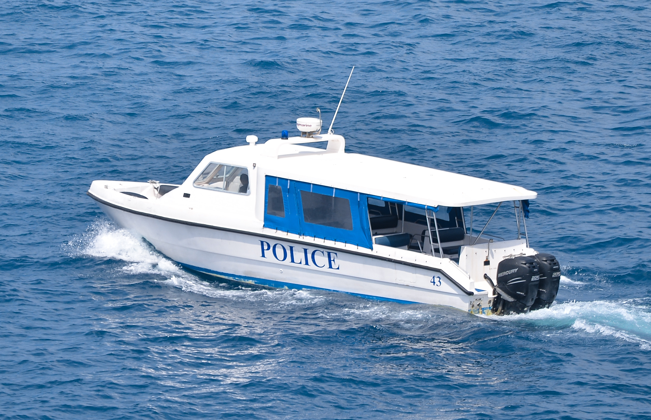 Adhadhu - MNDF rescues passengers from sinking launch