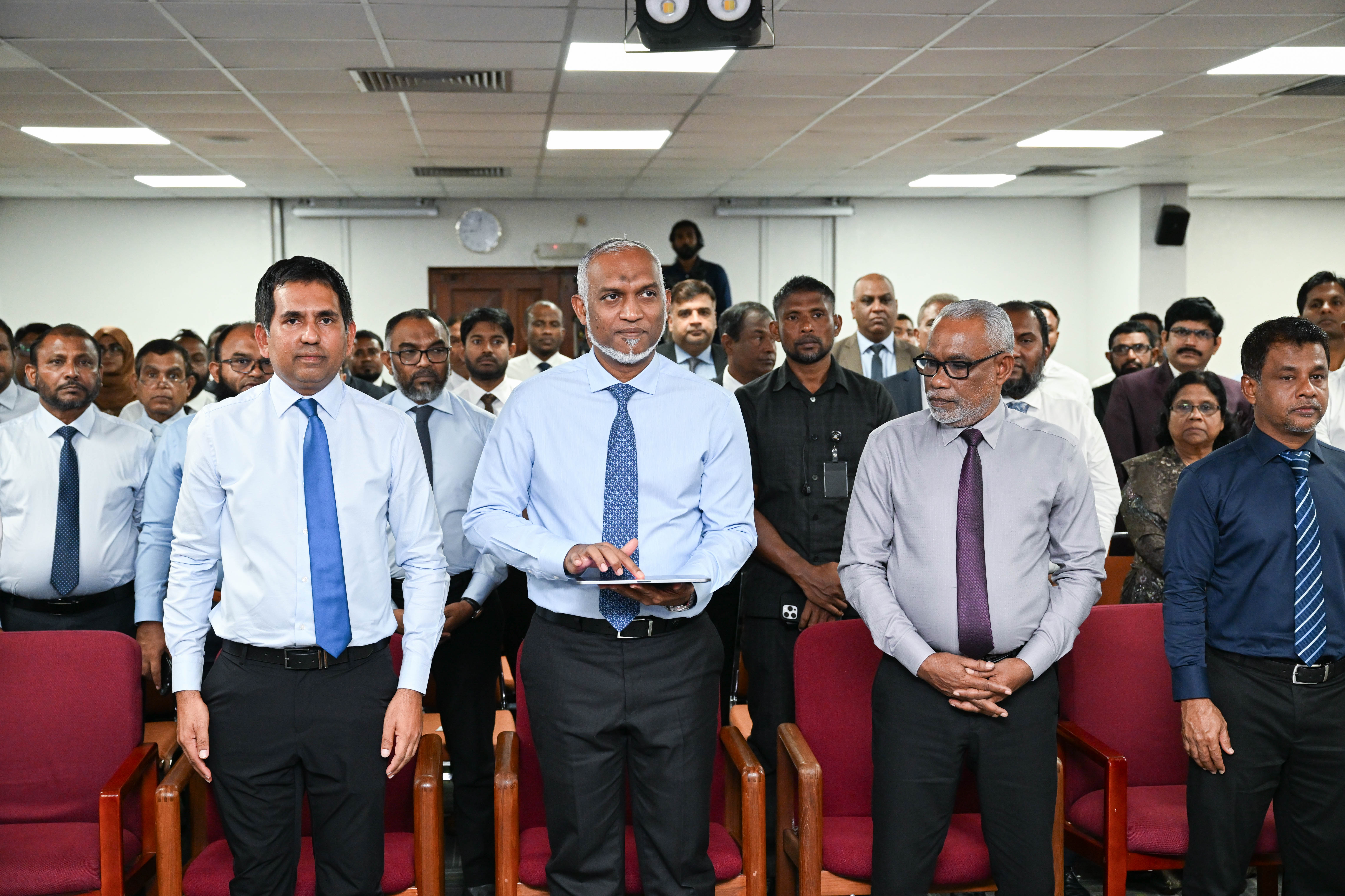 Adhadhu - No services from Maldives Development Bank 21 days after ...