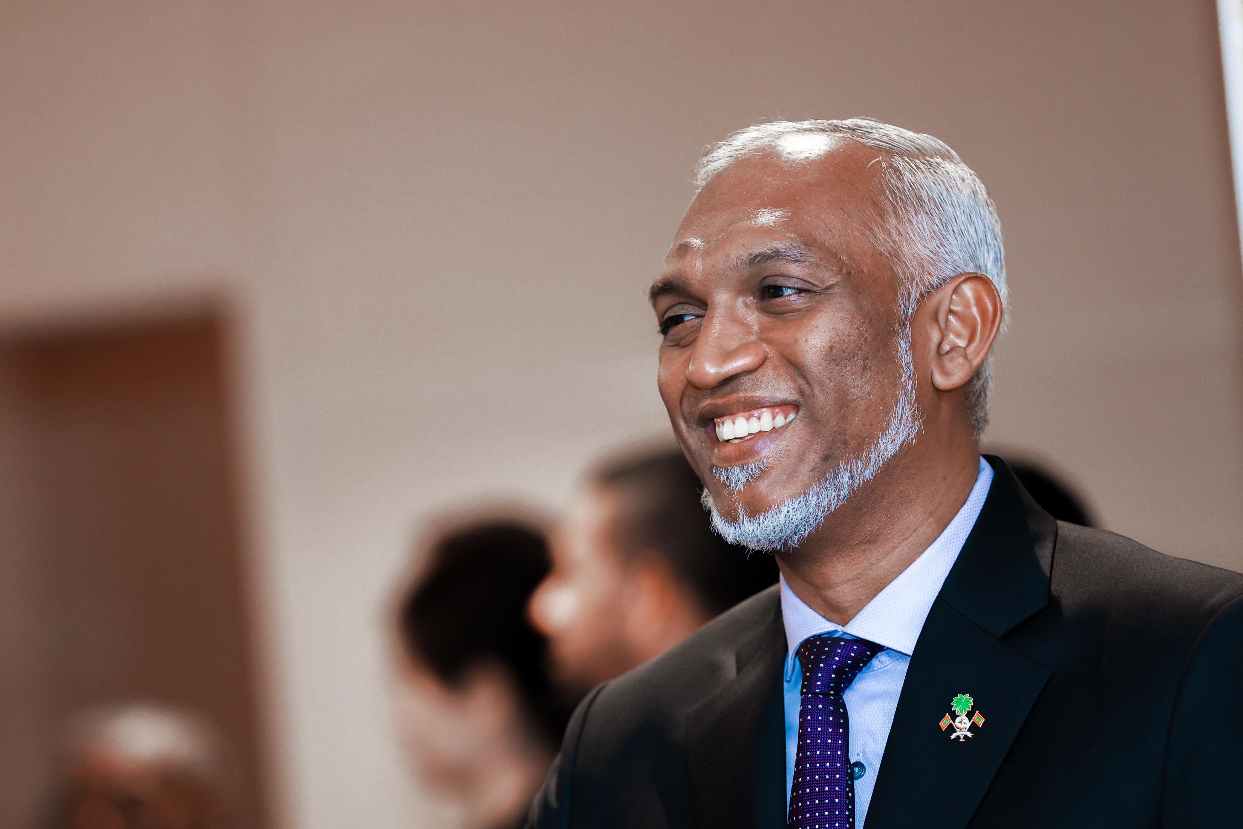 Adhadhu - Muizzu begins historic state visit to China