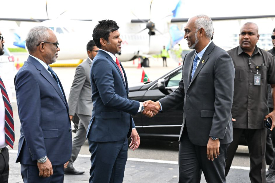 Adhadhu - Muizzu returns to Male' after concluding US visit