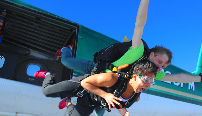 Skydiving Orlando | 14,000 foot Tandem Skydive