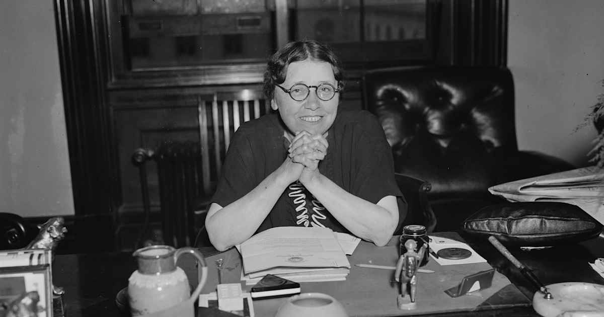 Hattie Wyatt Caraway becomes first woman elected to U.S. Senate ...