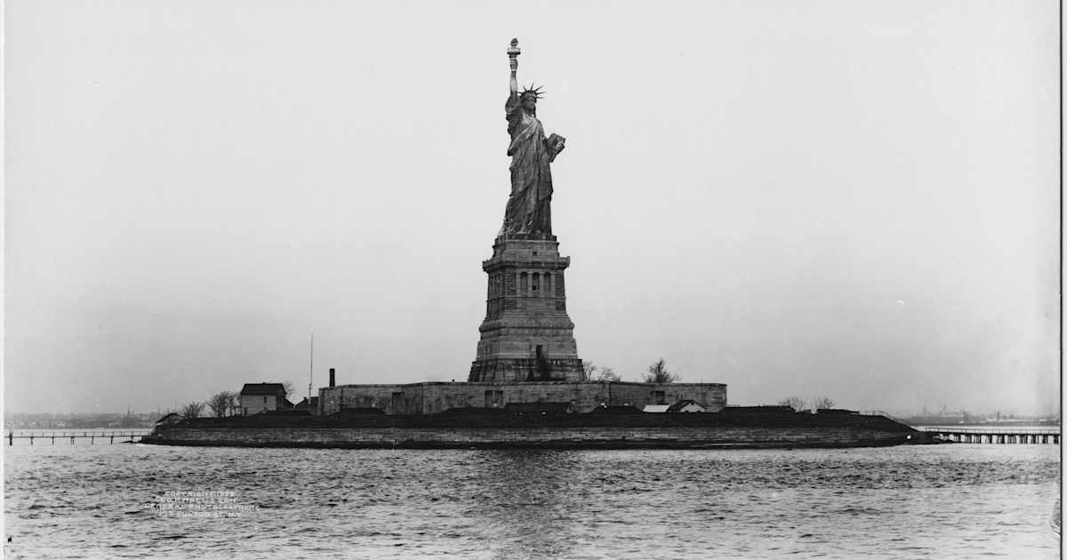 Statue of Liberty arrives in New York Harbor | June 17, 1885 | HISTORY