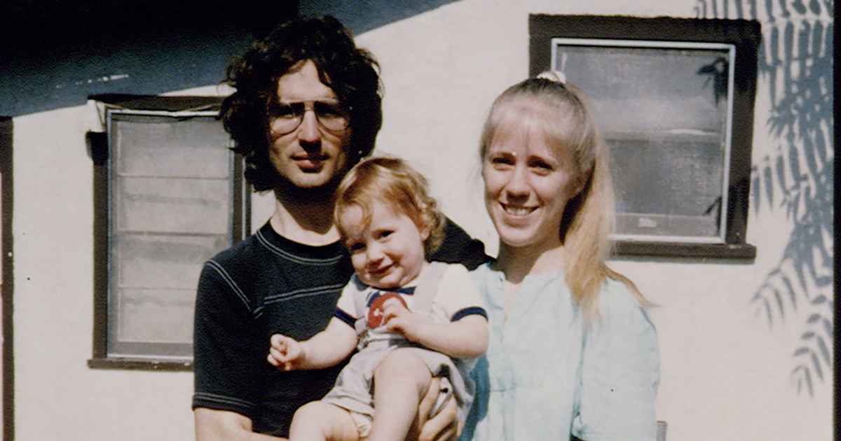 Uncovering What Really Happened at the Waco Siege | A&E