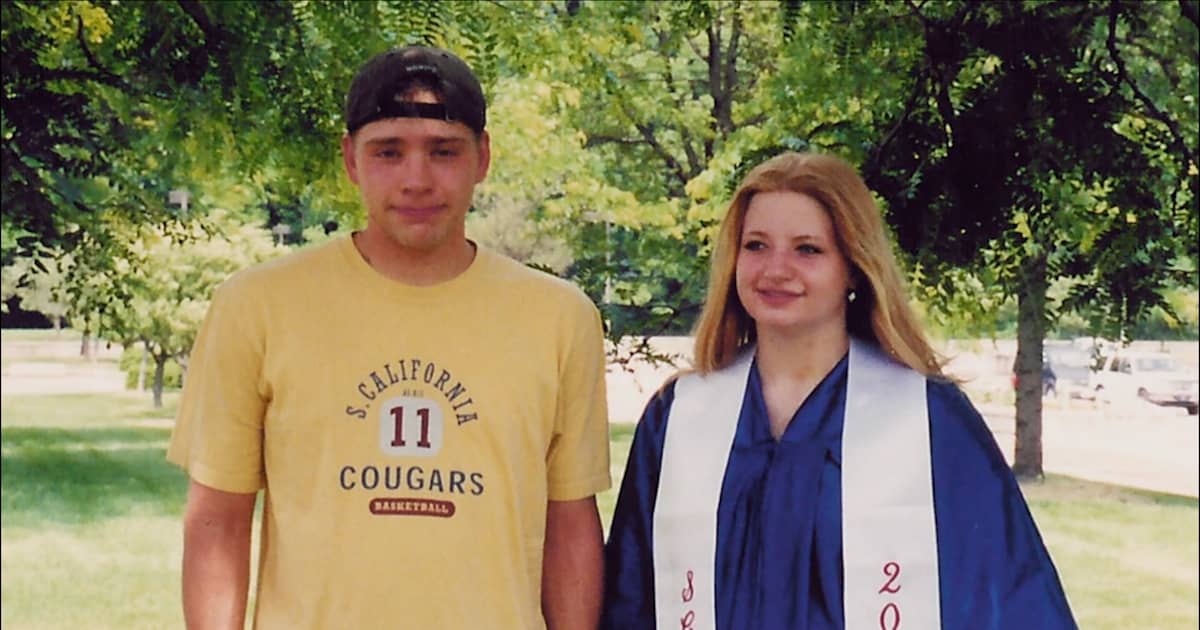 Why Would a Kentucky Teen Fatally Stab Her Mom 27 Times? | A&E