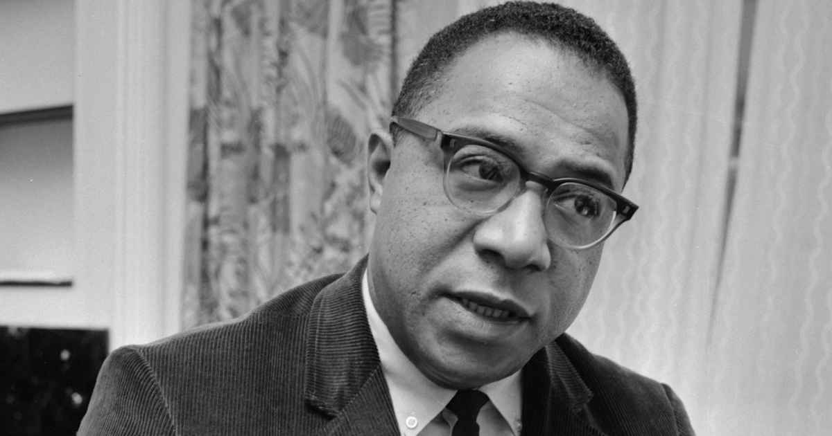 Alex Haley - Roots, Queen & Books | HISTORY