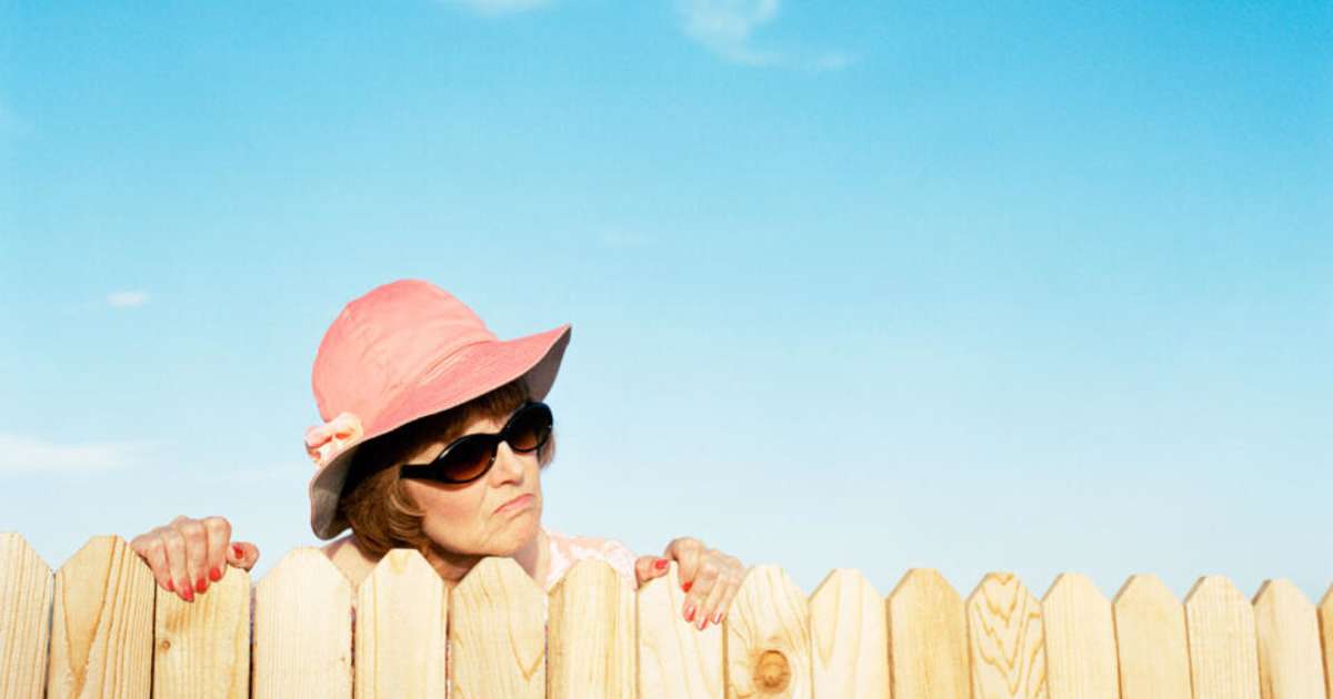 5 Tips for Dealing With Difficult Neighbors