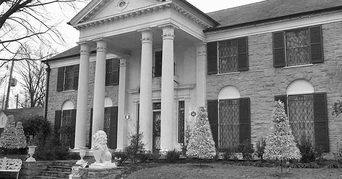 Graceland: 10 Surprising Facts About Elvis Presley's Mansion