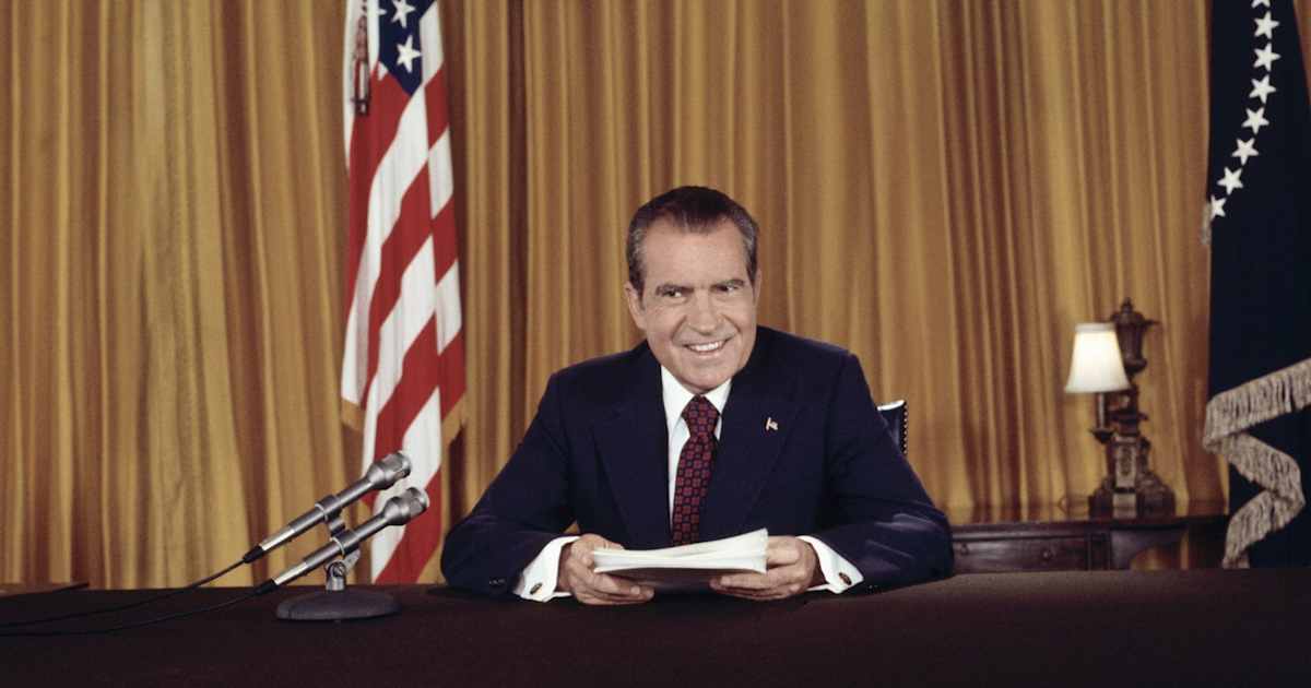 The Watergate Scandal - Timeline, Deep Throat & Nixon's Resignation ...