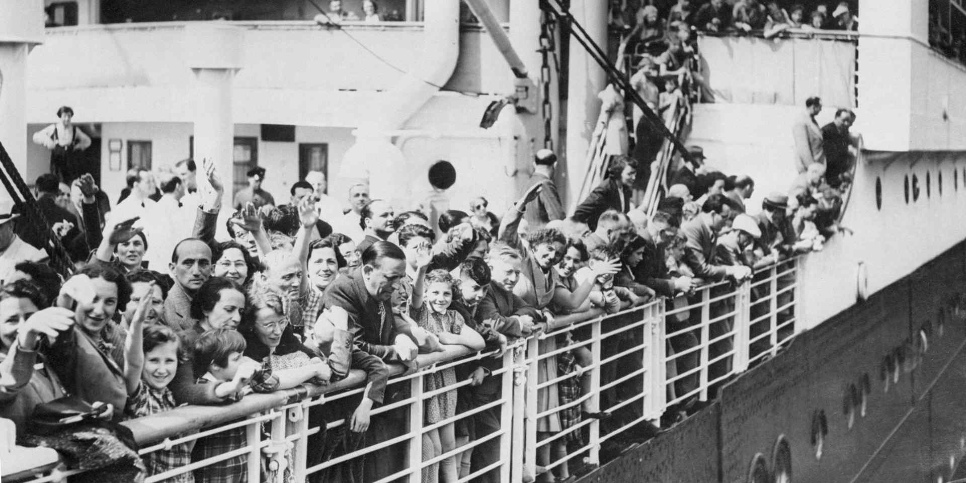 Ship carrying hundreds of Jewish refugees, fleeing Nazi Germany, is ...