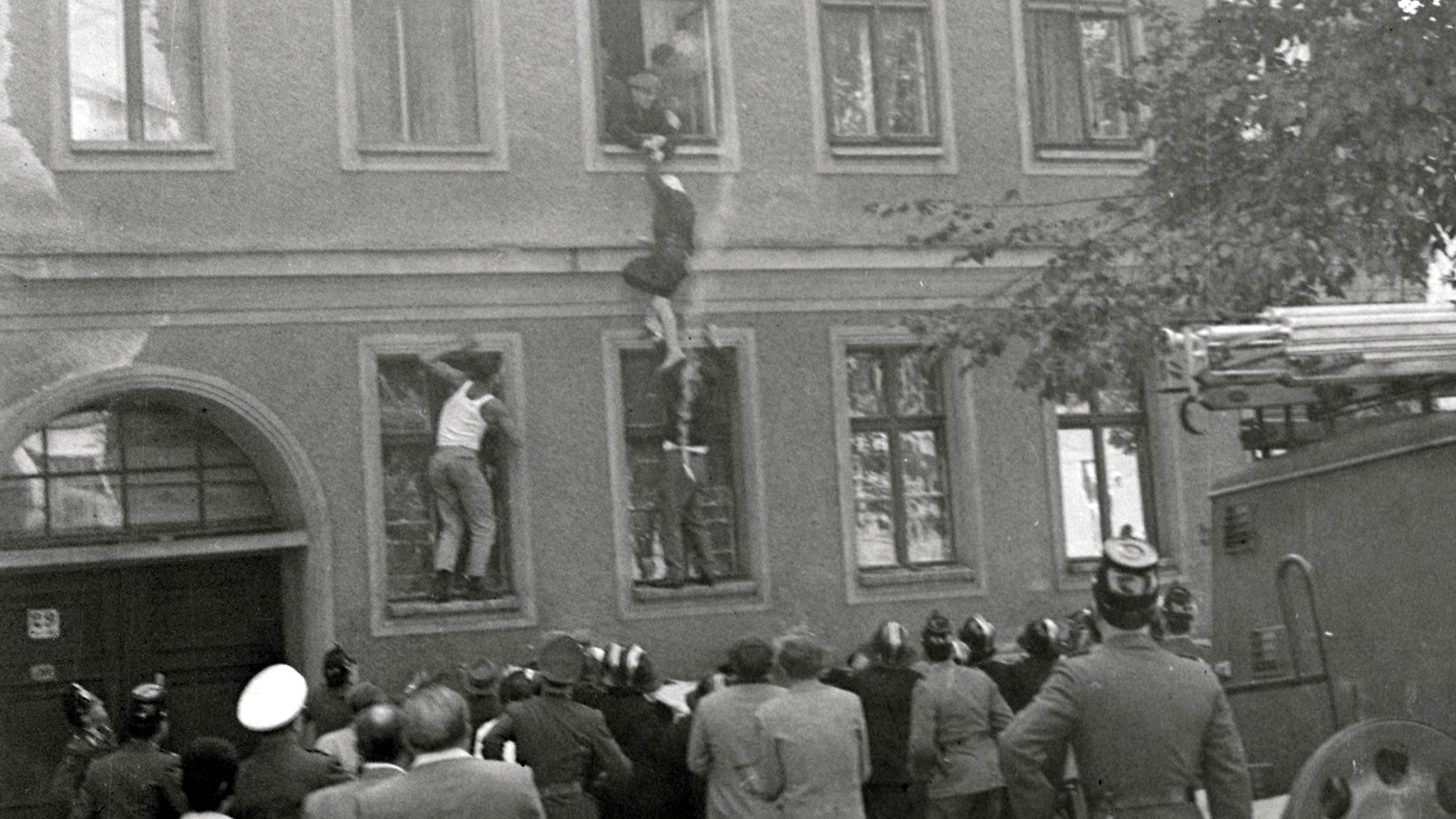 Berlin Wall History Channel MODERN MARVELS THE BERLIN WALL Cold War