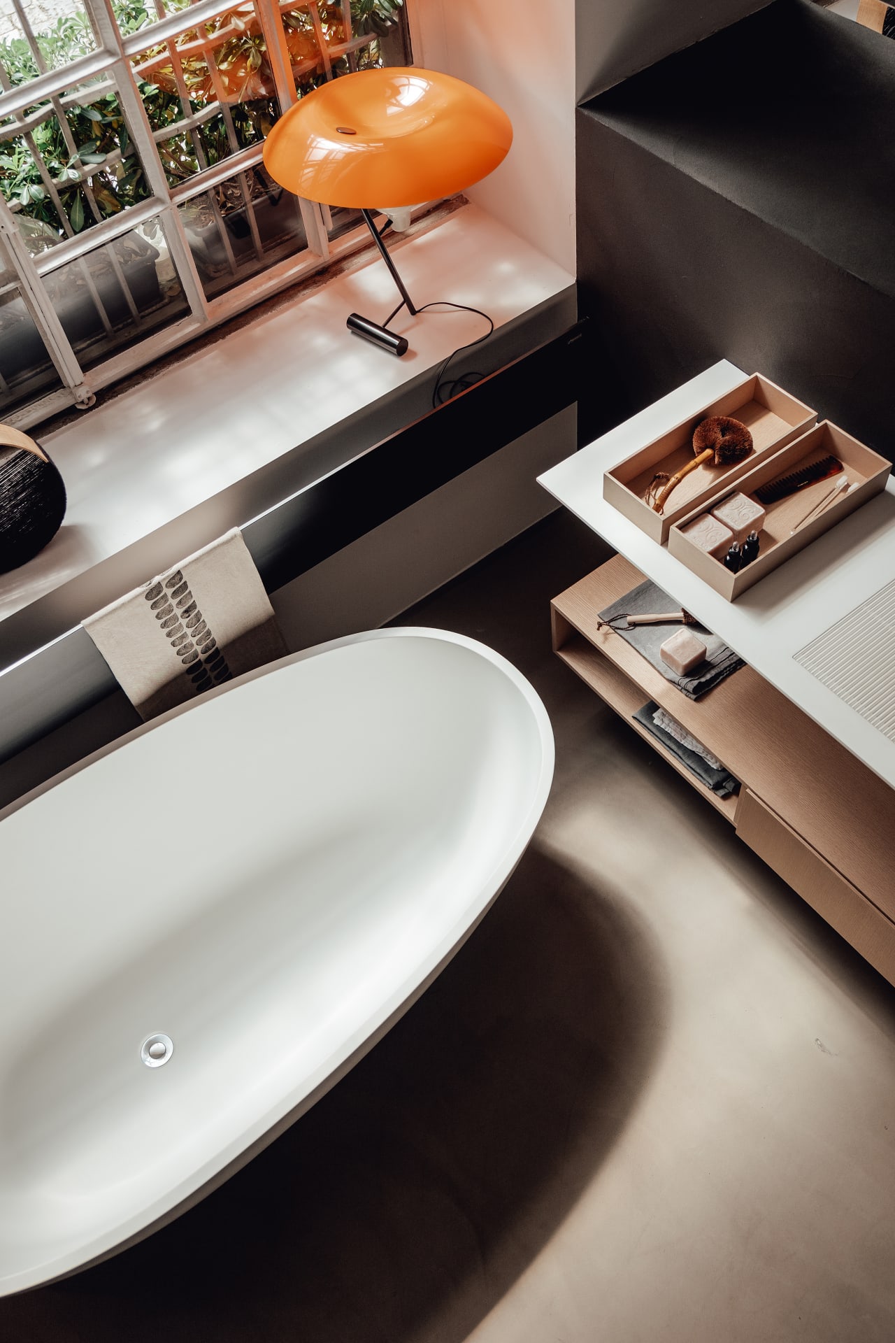 Spoon M | Designer Bathtubs | Agape Bathrooms