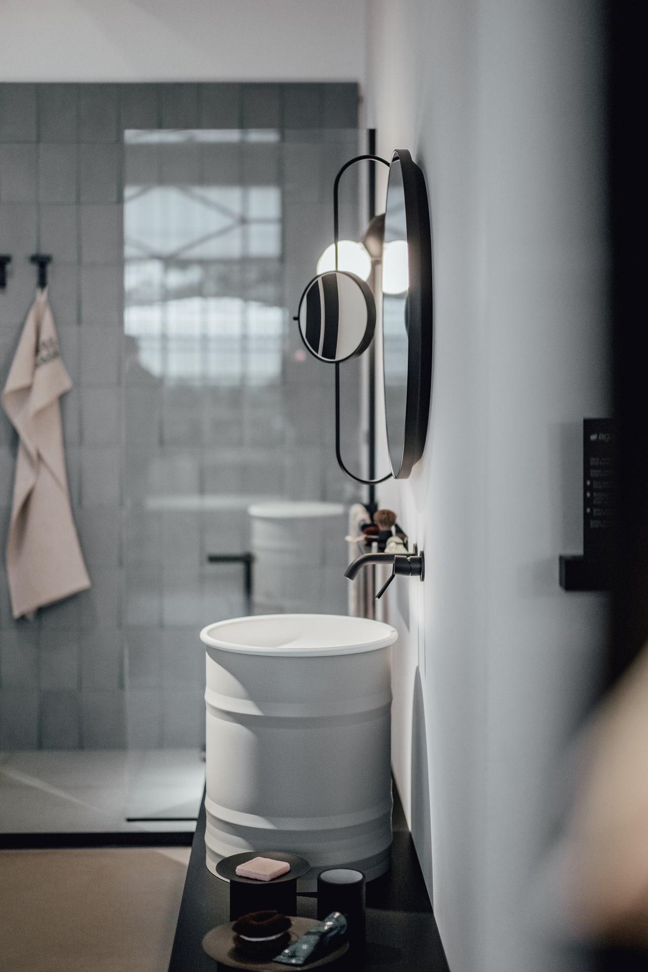 Revolving Moon | Mirrors di design | Agape Bathrooms