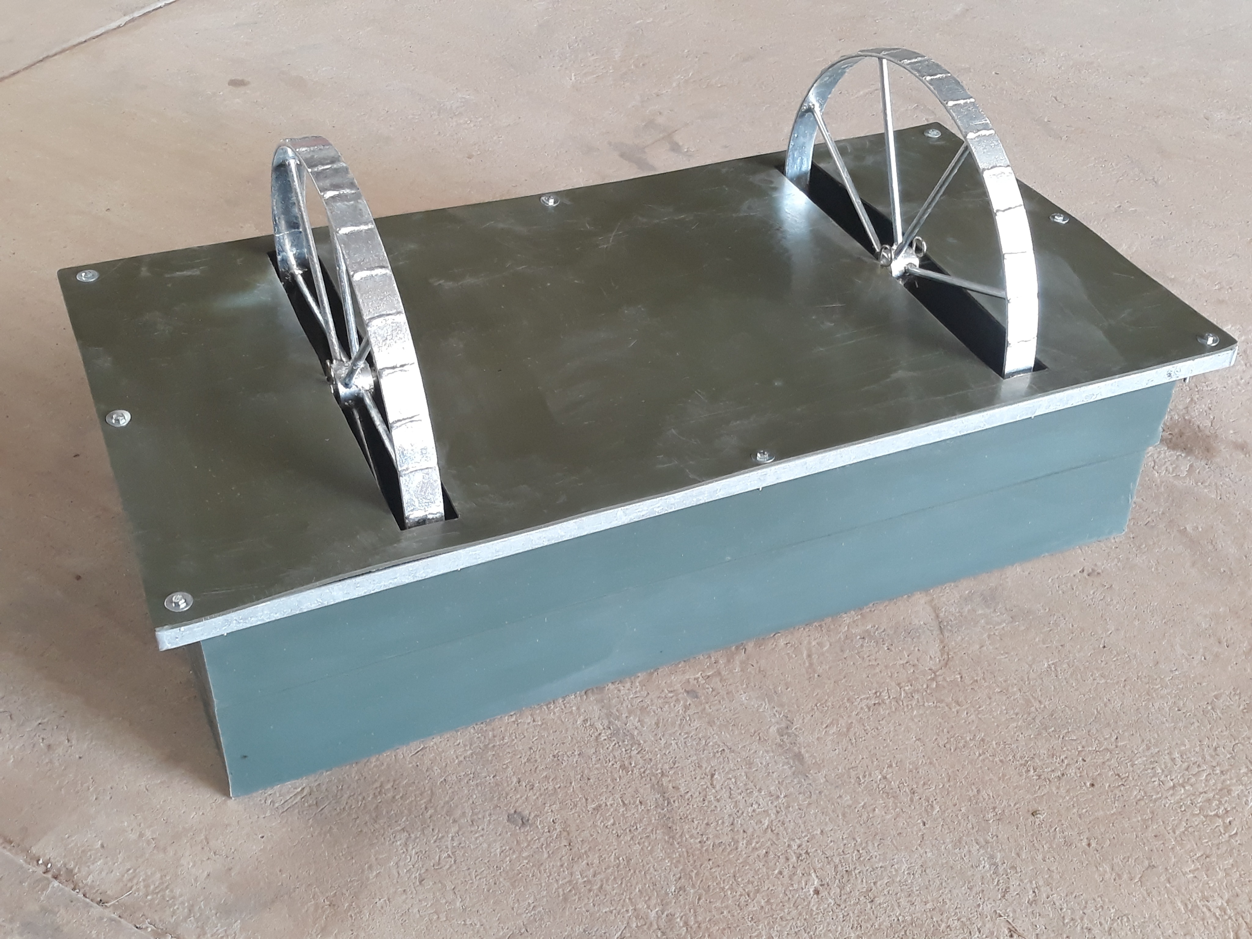 Plastiflo Molasse Wheel Dubbel 180L | Agrimark