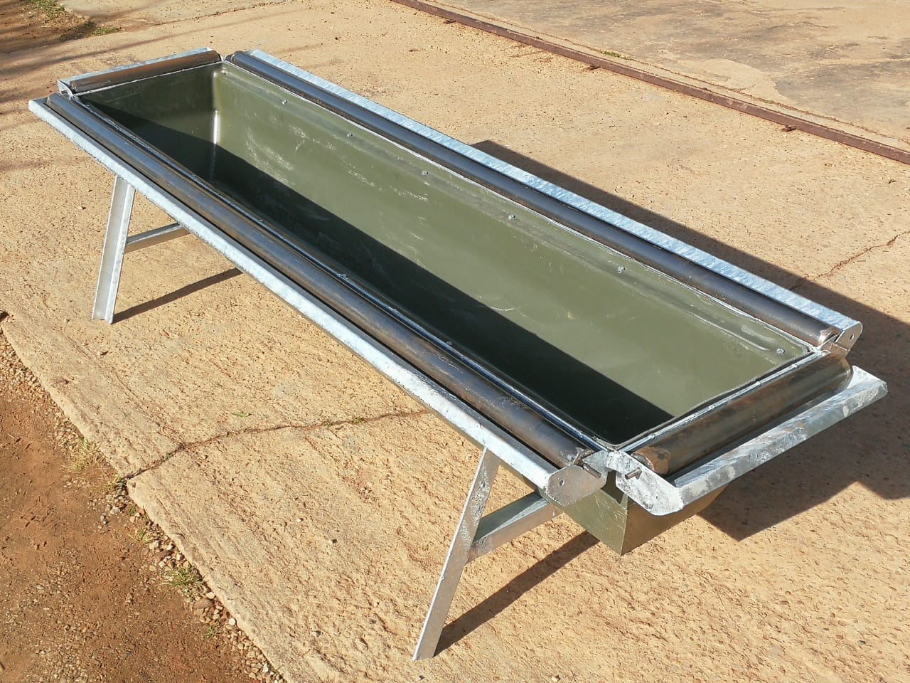 Plastiflo Dip Roller Feeding Trough | Agrimark