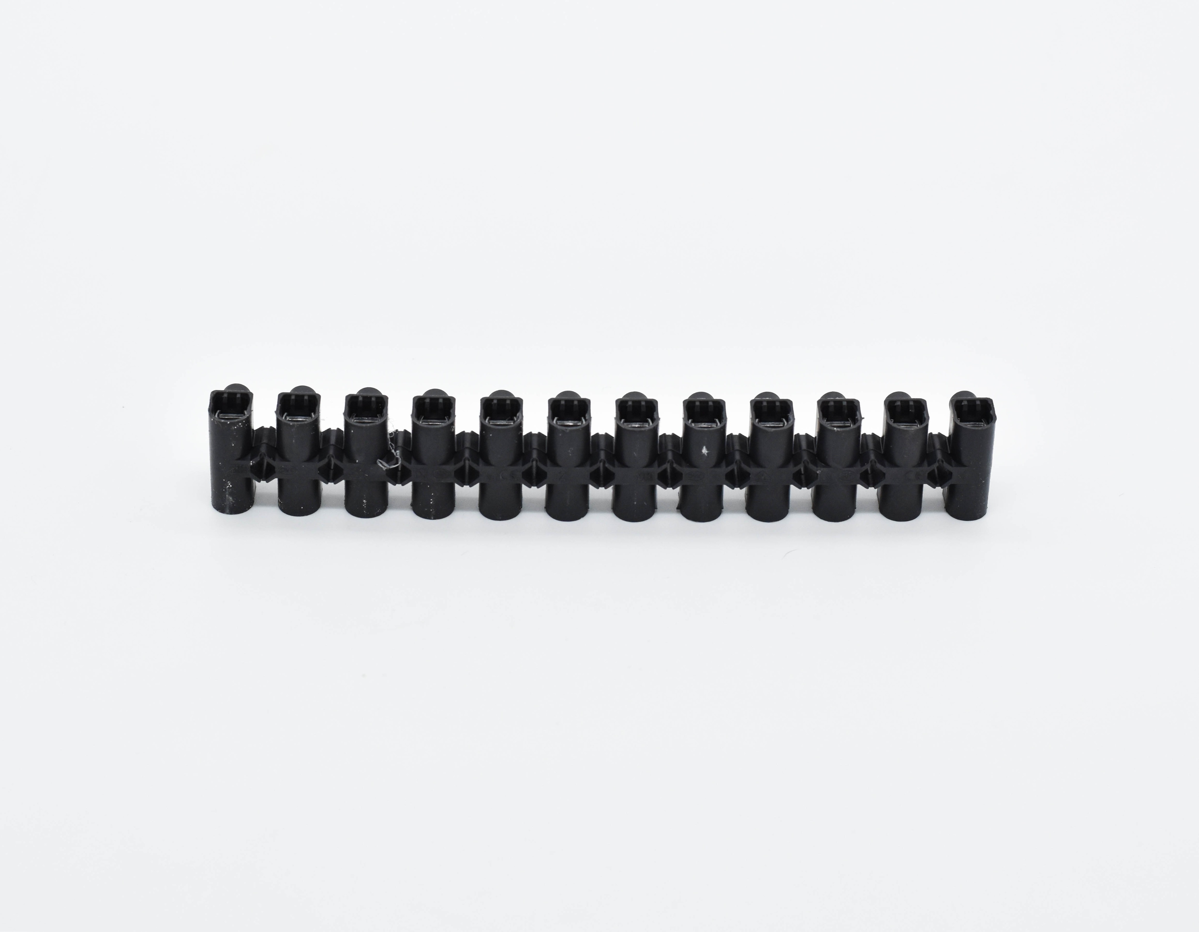 Strip Connector Pvc 30a 12-way 1-pak | Agrimark