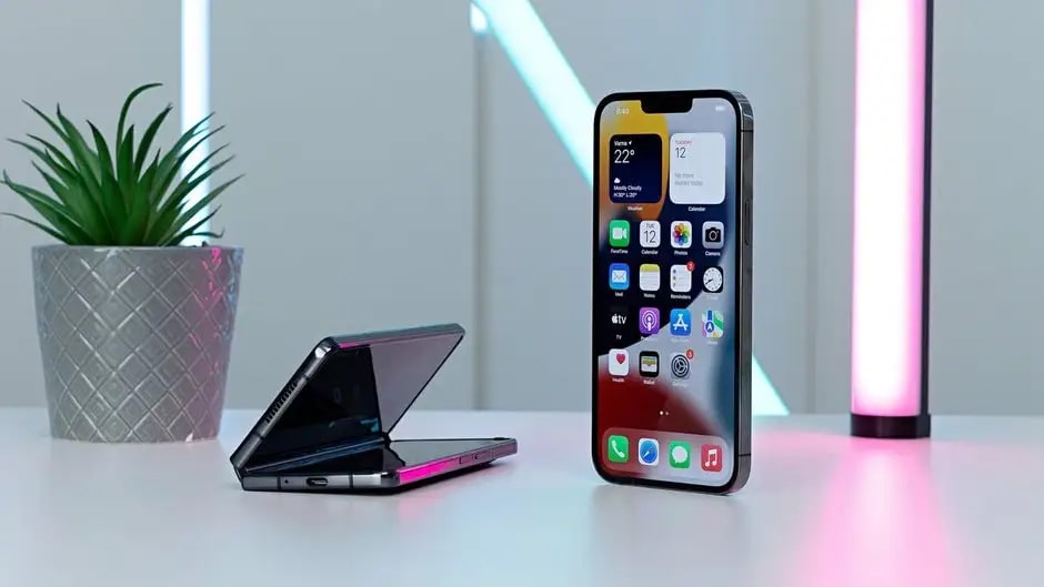 Apple Developing Two Flip-Style Foldable iPhone Prototypes