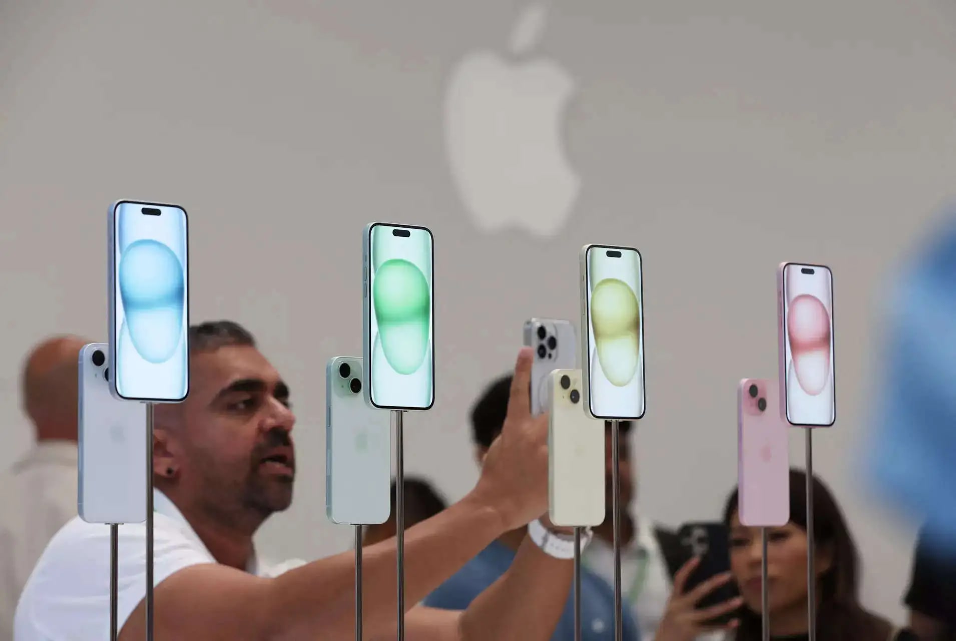 iPhone 15 Series Pre-Orders Live in India, Prices and Offers Revealed ...
