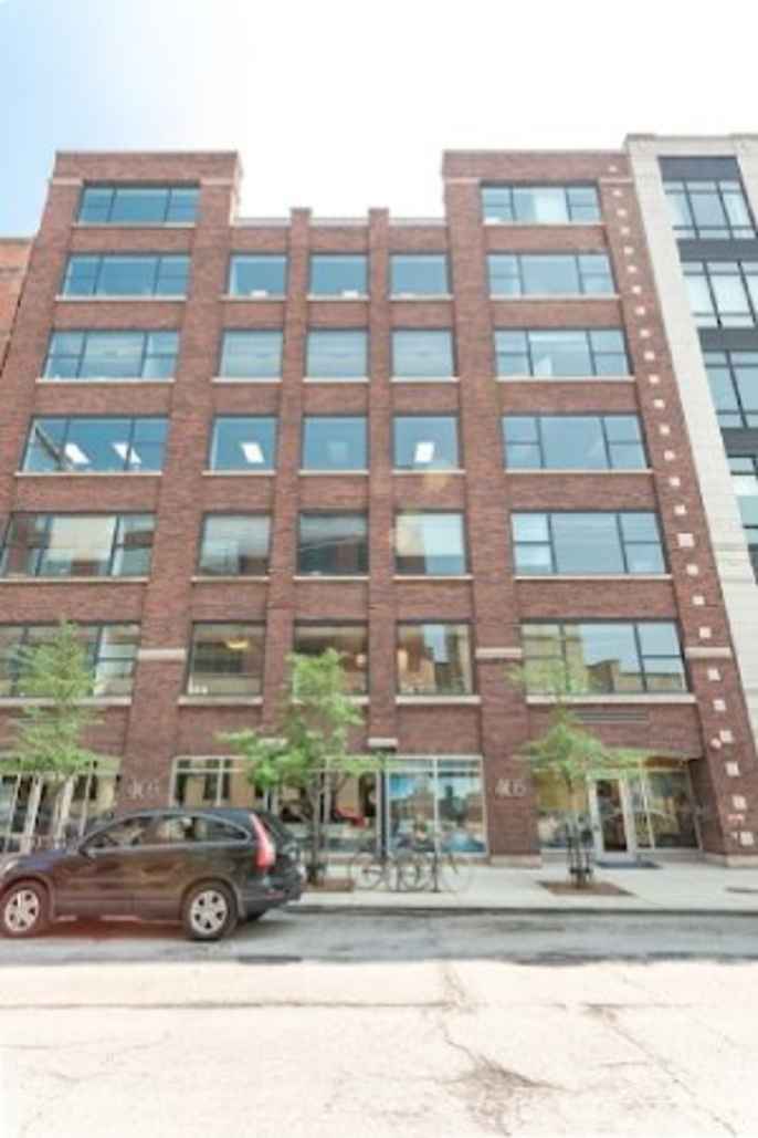 Chicago Virtual Office on W. Superior Street with Mail Handling