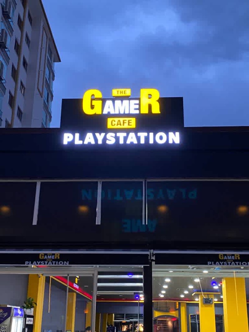 The Gamer Cafe Playstation
