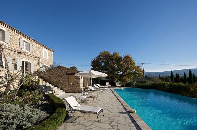 Classical Provencal Villa - Provence
