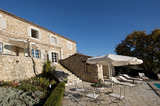 Classical Provencal Villa - Provence