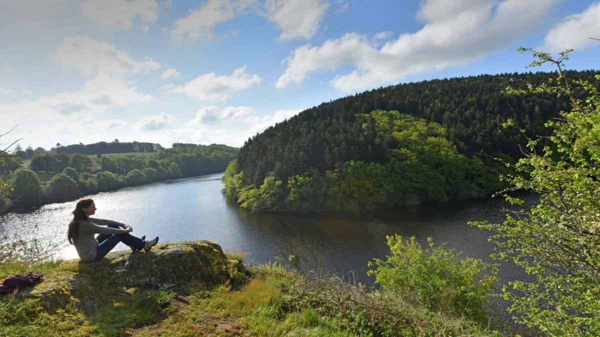 Visiter la Creuse à pied ou à cheval, entre nature et terroir