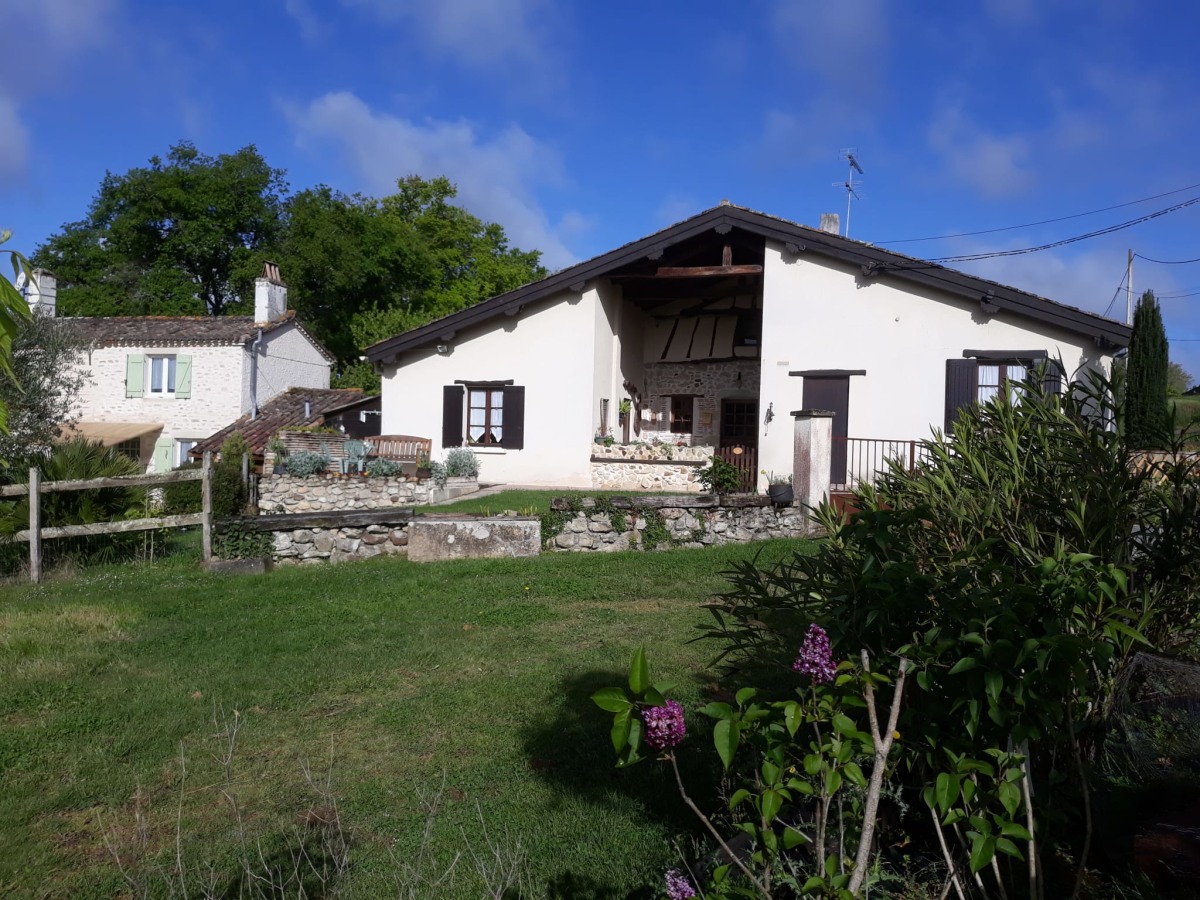Bed and breakfast, gîtes, roulottes and table d'hôtes