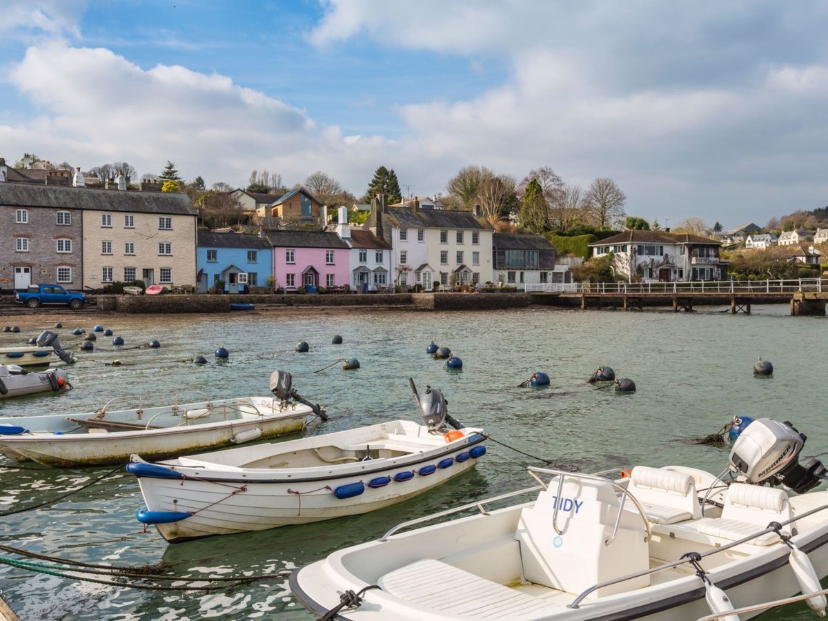 Top Tips for Hosting a Hen Weekend in Wales: The Ultimate Guide