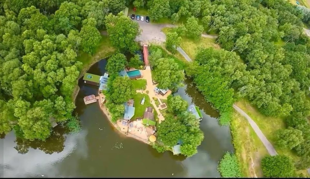 Welcome to Four Seasons Glamping Pods | Book Now