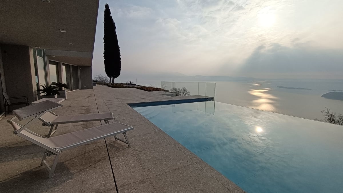 Villa X | Prince Garda