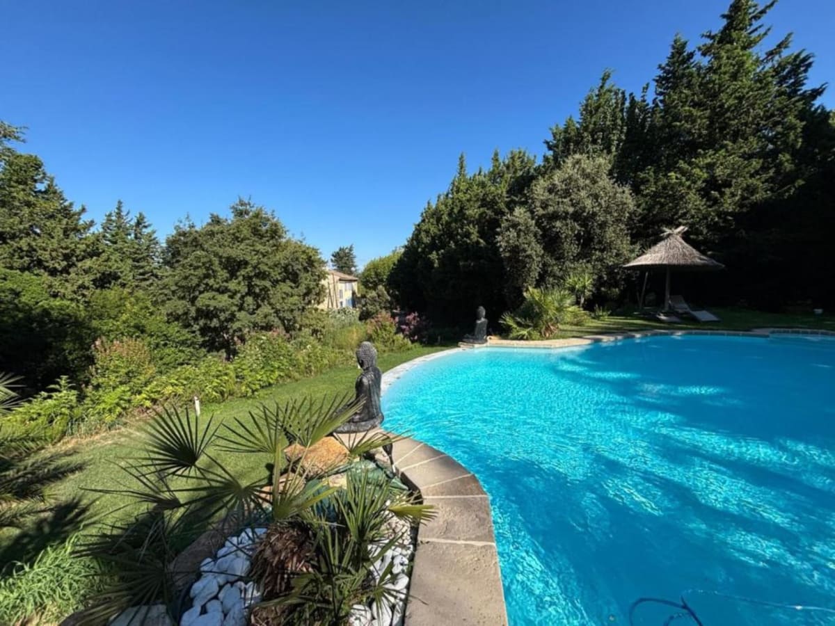 Mas Provençal à flanc de colline – Cottage with private pool in Bollène