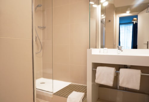 Our rooms - Hôtel du Cygne Paris Ier, métro Châtelet