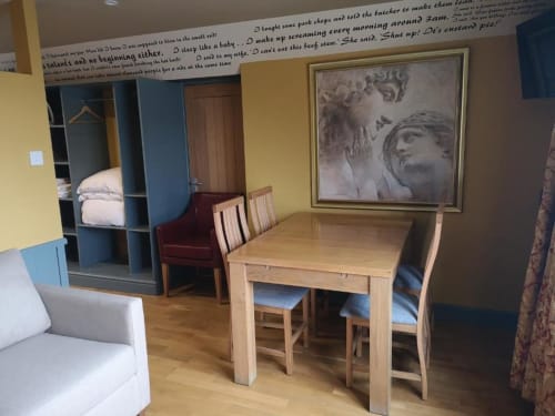 Dog-Friendly B&B and Pub in Stroud, The Cotswolds | The Star Inn