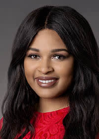 Financial Consultant Jennifer Simmons