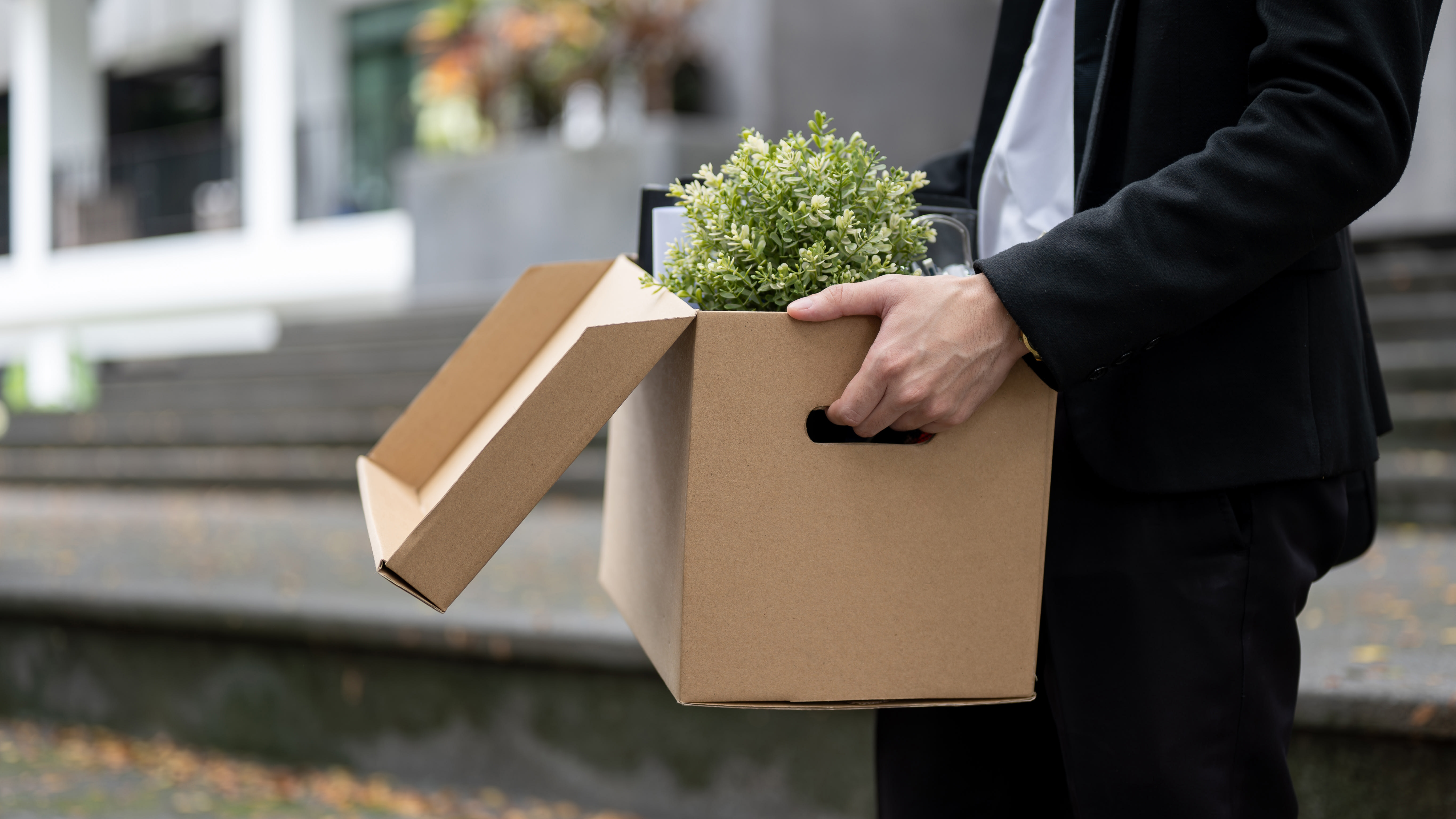 4 Risks of Leaving Money in an Old 401(k) Plan